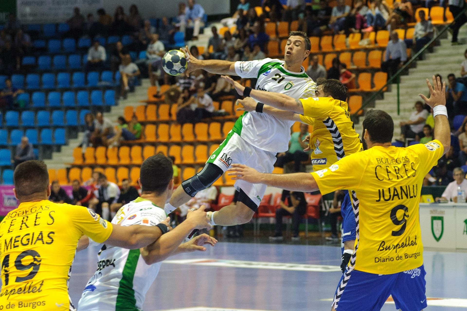 Hur reglerna i handboll formar spelet | SportMagazinet